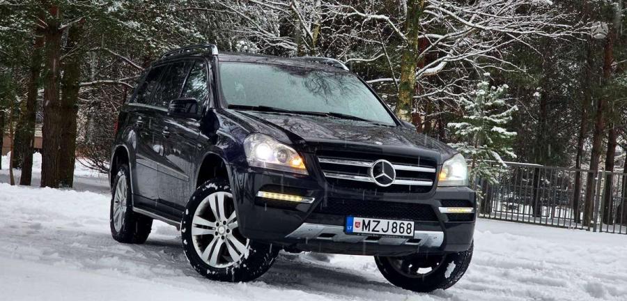 Brown Mercedes-Benz GL 350 2011 in Vilnius, with an engine capacity of 2.99 L and mileage of 123 thousand km for 16900 €, photo 2 on AUTOMOTO.COM.LV