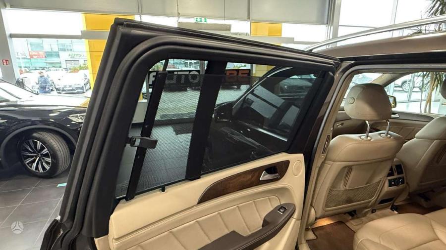Brūns Mercedes-Benz GL 350 2015 Viļņa, ar dzinēja tilpumu 2.99 L un nobraukumu 238 tūkst. km par 24222 €, foto 10 vietnē AUTOMOTO.COM.LV