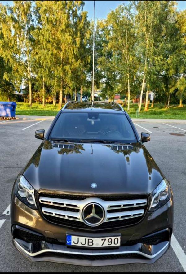 Brown Mercedes-Benz GL 350 2016 in Siauliai, with an engine capacity of 3.00 L and mileage of 260 thousand km for 26000 €, photo 4 on AUTOMOTO.COM.LV