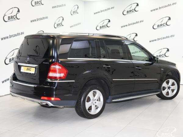 Mercedes-Benz GL 350 2011 in Vilnius, with an engine capacity of 2.99 L and mileage of 370 thousand km for 7000 €, photo 3 on AUTOMOTO.COM.LV