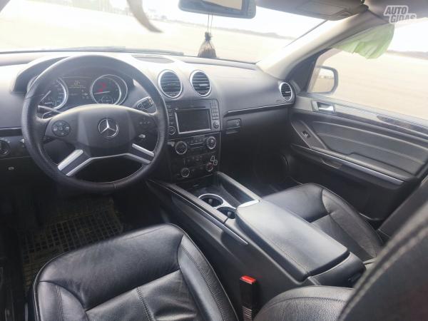 Grey Mercedes-Benz GL 350 2010 in Kaunas, with an engine capacity of 3.00 L and mileage of 284 thousand km for 4800 €, photo 6 on AUTOMOTO.COM.LV