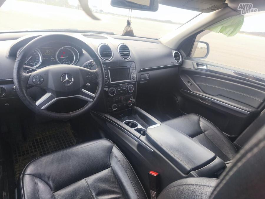 Pelēks Mercedes-Benz GL 350 2010 Kauņa, ar dzinēja tilpumu 3.00 L un nobraukumu 284 tūkst. km par 4800 €, foto 7 vietnē AUTOMOTO.COM.LV