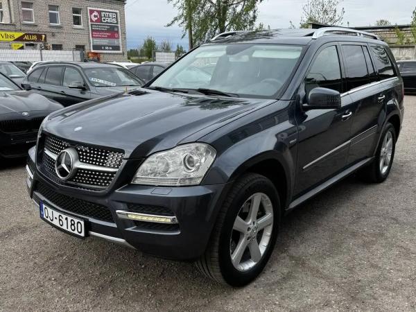 Pelēks Mercedes-Benz GL 350 2011 Daugavpils, ar dzinēja tilpumu 3.00 L un nobraukumu 190 tūkst. km par 13500 €, foto 3 vietnē AUTOMOTO.COM.LV