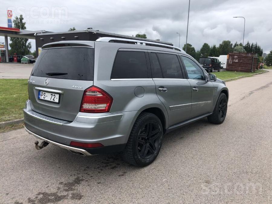 Grey Mercedes-Benz GL 350 2012 in Kuldiga, with an engine capacity of 3.00 L and mileage of 0 thousand km for 29999 €, photo 3 on AUTOMOTO.COM.LV