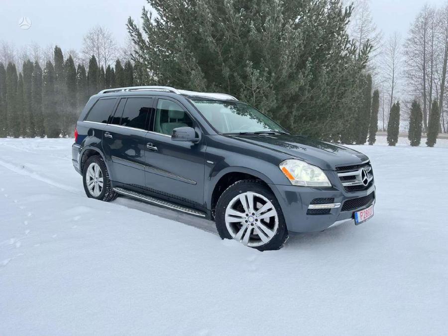 Pelēks Mercedes-Benz GL 350 2012 Marijampole, ar dzinēja tilpumu 2.99 L un nobraukumu 126 tūkst. km par 12999 €, foto 1 vietnē AUTOMOTO.COM.LV