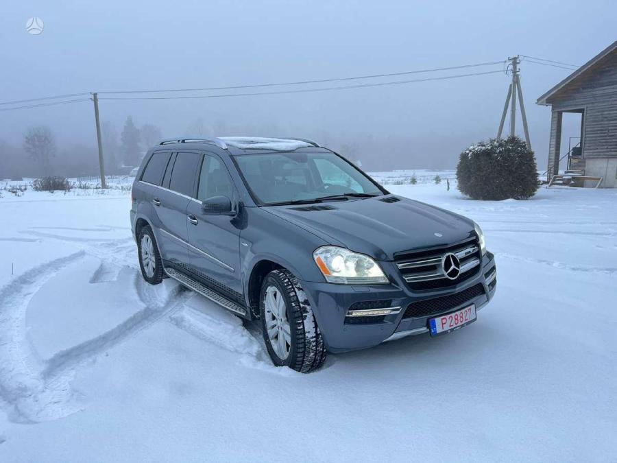 Pelēks Mercedes-Benz GL 350 2012 Marijampole, ar dzinēja tilpumu 2.99 L un nobraukumu 126 tūkst. km par 12999 €, foto 8 vietnē AUTOMOTO.COM.LV