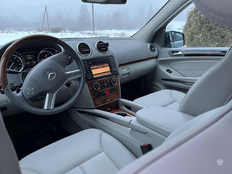 Pelēks Mercedes-Benz GL 350 2012 Marijampole, ar dzinēja tilpumu 2.99 L un nobraukumu 126 tūkst. km par 12999 €, foto 15 vietnē AUTOMOTO.COM.LV