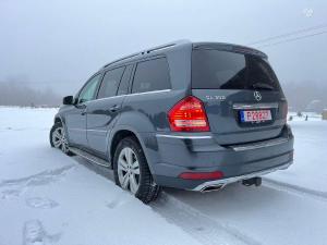 Pelēks Mercedes-Benz GL 350 2012 Marijampole, ar dzinēja tilpumu 2.99 L un nobraukumu 126 tūkst. km par 12999 €, foto 20 vietnē AUTOMOTO.COM.LV