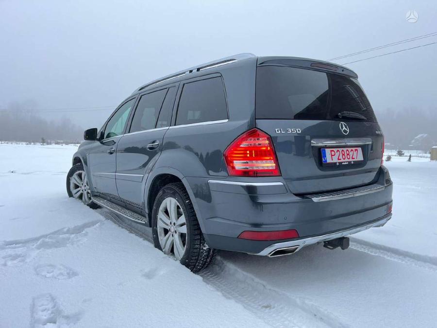 Pelēks Mercedes-Benz GL 350 2012 Marijampole, ar dzinēja tilpumu 2.99 L un nobraukumu 126 tūkst. km par 12999 €, foto 20 vietnē AUTOMOTO.COM.LV