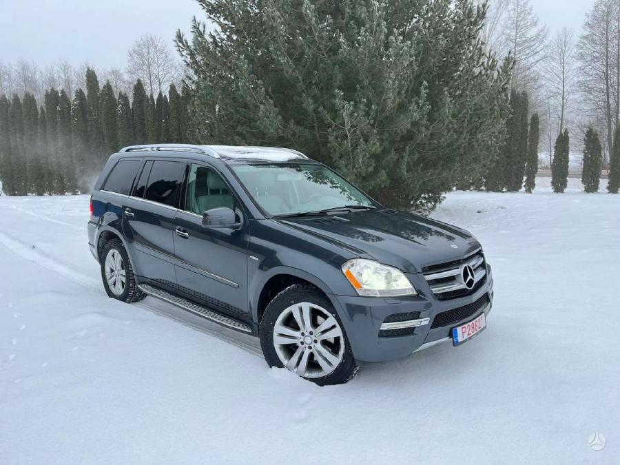 Pelēks Mercedes-Benz GL 350 2012 Marijampole, ar dzinēja tilpumu 2.99 L un nobraukumu 126 tūkst. km par 12999 €, foto 23 vietnē AUTOMOTO.COM.LV
