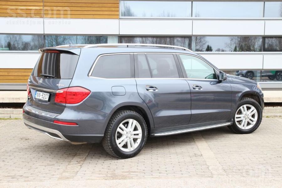 Pelēks Mercedes-Benz GL 350 2013 Rīga, ar dzinēja tilpumu 3.00 L un nobraukumu 145 tūkst. km par 19800 €, foto 3 vietnē AUTOMOTO.COM.LV
