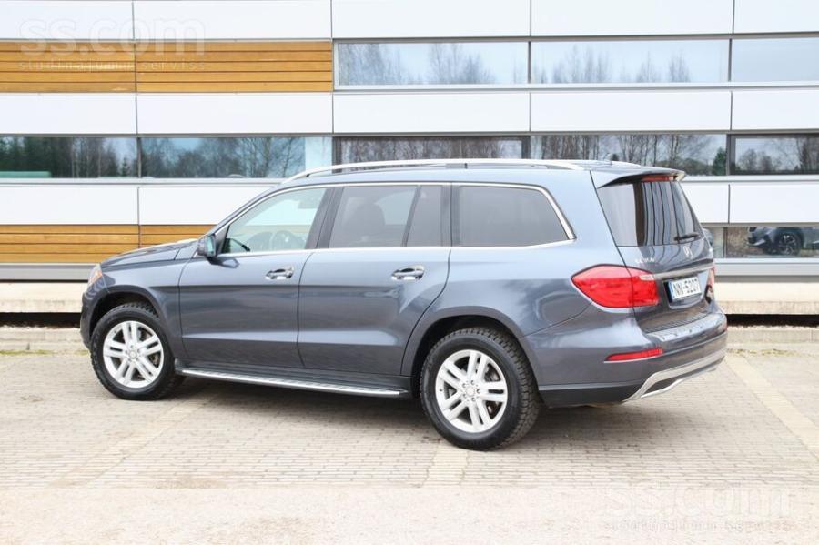 Pelēks Mercedes-Benz GL 350 2013 Rīga, ar dzinēja tilpumu 3.00 L un nobraukumu 145 tūkst. km par 19800 €, foto 4 vietnē AUTOMOTO.COM.LV