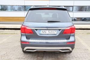 Pelēks Mercedes-Benz GL 350 2013 Rīga, ar dzinēja tilpumu 3.00 L un nobraukumu 145 tūkst. km par 19800 €, foto 5 vietnē AUTOMOTO.COM.LV