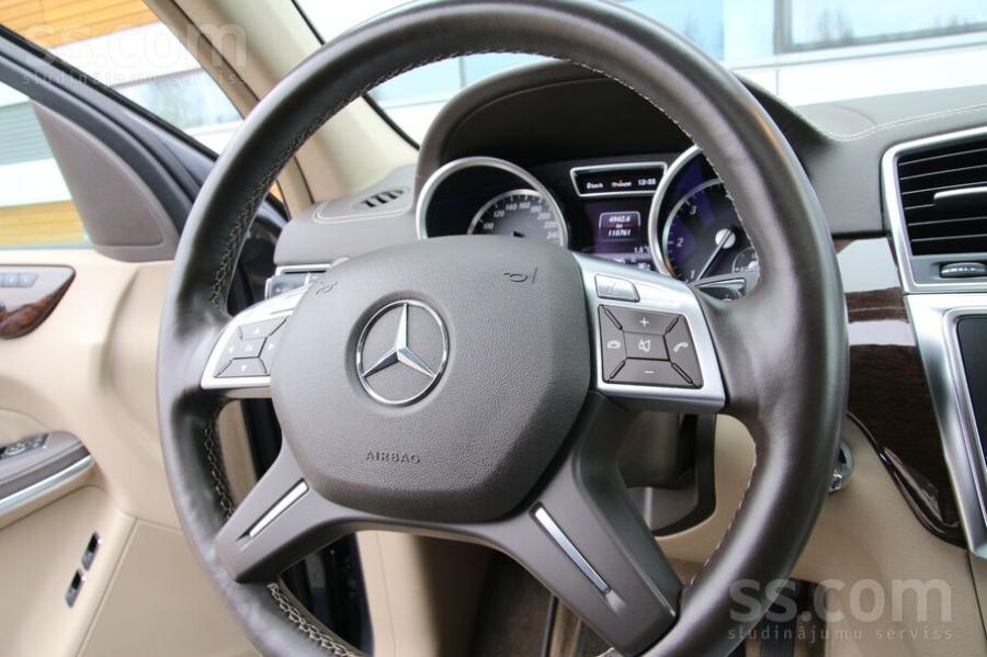 Pelēks Mercedes-Benz GL 350 2013 Rīga, ar dzinēja tilpumu 3.00 L un nobraukumu 145 tūkst. km par 19800 €, foto 16 vietnē AUTOMOTO.COM.LV
