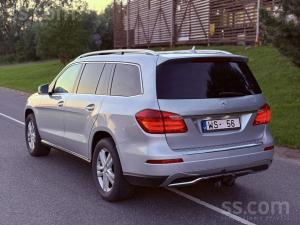 Pelēks Mercedes-Benz GL 350 2013 Ogre, ar dzinēja tilpumu 3.00 L un nobraukumu 248 tūkst. km par 20750 €, foto 4 vietnē AUTOMOTO.COM.LV