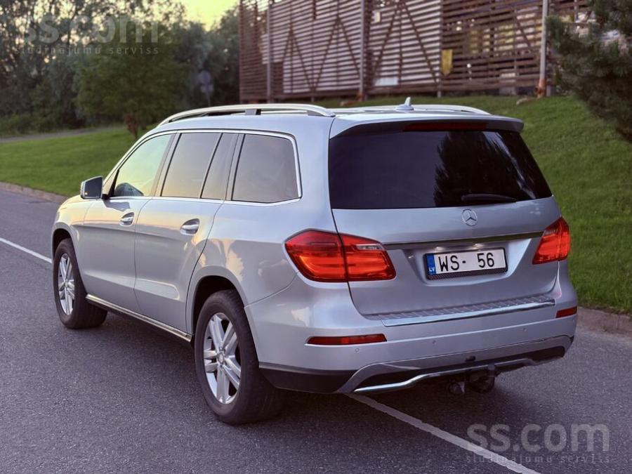 Pelēks Mercedes-Benz GL 350 2013 Ogre, ar dzinēja tilpumu 3.00 L un nobraukumu 248 tūkst. km par 20750 €, foto 4 vietnē AUTOMOTO.COM.LV