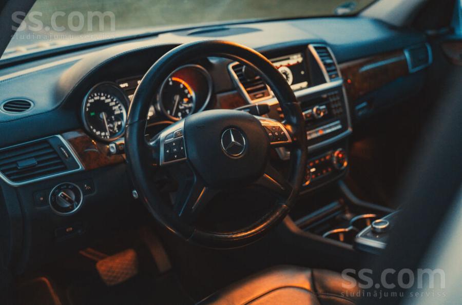Pelēks Mercedes-Benz GL 350 2013 Ogre, ar dzinēja tilpumu 3.00 L un nobraukumu 248 tūkst. km par 20750 €, foto 8 vietnē AUTOMOTO.COM.LV