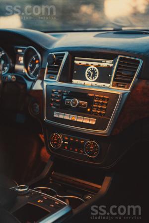 Pelēks Mercedes-Benz GL 350 2013 Ogre, ar dzinēja tilpumu 3.00 L un nobraukumu 248 tūkst. km par 20750 €, foto 9 vietnē AUTOMOTO.COM.LV