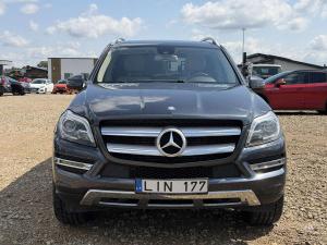 Pelēks Mercedes-Benz GL 350 2013 Šauļi, ar dzinēja tilpumu 2.99 L un nobraukumu 304 tūkst. km par 15800 €, foto 3 vietnē AUTOMOTO.COM.LV