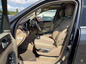 Pelēks Mercedes-Benz GL 350 2013 Šauļi, ar dzinēja tilpumu 2.99 L un nobraukumu 304 tūkst. km par 15800 €, foto 12 vietnē AUTOMOTO.COM.LV
