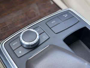 Pelēks Mercedes-Benz GL 350 2013 Šauļi, ar dzinēja tilpumu 2.99 L un nobraukumu 304 tūkst. km par 15800 €, foto 29 vietnē AUTOMOTO.COM.LV