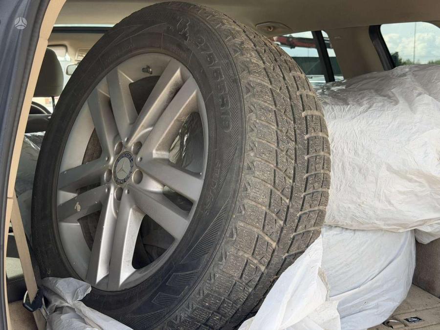 Pelēks Mercedes-Benz GL 350 2013 Šauļi, ar dzinēja tilpumu 2.99 L un nobraukumu 304 tūkst. km par 15800 €, foto 30 vietnē AUTOMOTO.COM.LV