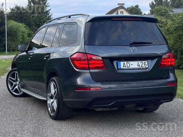 Pelēks Mercedes-Benz GL 350 2013 Rīga, ar dzinēja tilpumu 3.00 L un nobraukumu 285 tūkst. km par 18800 €, foto 8 vietnē AUTOMOTO.COM.LV