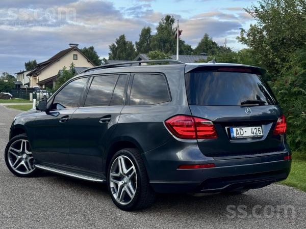 Pelēks Mercedes-Benz GL 350 2013 Rīga, ar dzinēja tilpumu 3.00 L un nobraukumu 285 tūkst. km par 18800 €, foto 9 vietnē AUTOMOTO.COM.LV