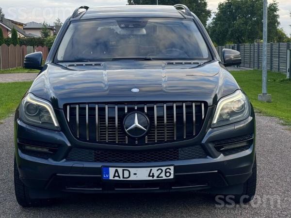 Pelēks Mercedes-Benz GL 350 2013 Rīga, ar dzinēja tilpumu 3.00 L un nobraukumu 285 tūkst. km par 18800 €, foto 10 vietnē AUTOMOTO.COM.LV