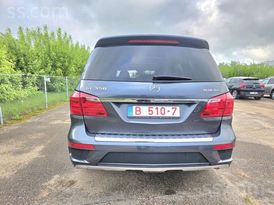 Pelēks Mercedes-Benz GL 350 2014 Daugavpils, ar dzinēja tilpumu 3.00 L un nobraukumu 0 tūkst. km par 23250 €, foto 7 vietnē AUTOMOTO.COM.LV