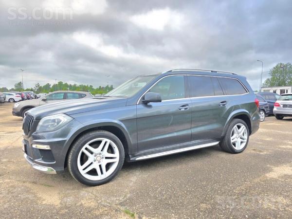 Pelēks Mercedes-Benz GL 350 2014 Daugavpils, ar dzinēja tilpumu 3.00 L un nobraukumu 0 tūkst. km par 23250 €, foto 8 vietnē AUTOMOTO.COM.LV
