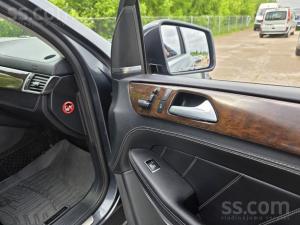 Pelēks Mercedes-Benz GL 350 2014 Daugavpils, ar dzinēja tilpumu 3.00 L un nobraukumu 0 tūkst. km par 23250 €, foto 21 vietnē AUTOMOTO.COM.LV
