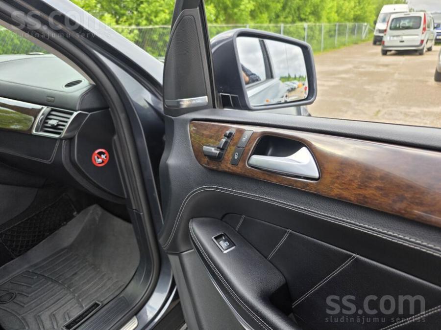 Pelēks Mercedes-Benz GL 350 2014 Daugavpils, ar dzinēja tilpumu 3.00 L un nobraukumu 0 tūkst. km par 23250 €, foto 21 vietnē AUTOMOTO.COM.LV