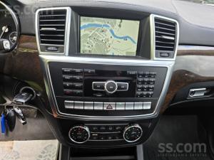Pelēks Mercedes-Benz GL 350 2014 Daugavpils, ar dzinēja tilpumu 3.00 L un nobraukumu 0 tūkst. km par 23250 €, foto 30 vietnē AUTOMOTO.COM.LV
