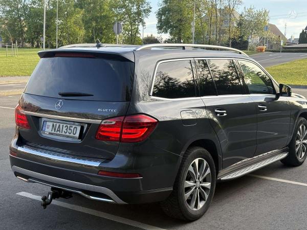 Pelēks Mercedes-Benz GL 350 2014 Gargždai, ar dzinēja tilpumu 0.00 L un nobraukumu 224 tūkst. km par 18300 €, foto 7 vietnē AUTOMOTO.COM.LV