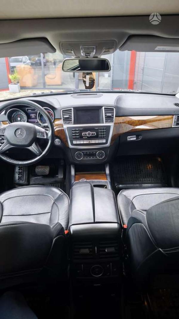Мерседес ГЛ 350 2014 в Клайпеда на AUTOMOTO.COM.LV Серый Мерседес ГЛ 350 2014 в Клайпеда, объемом двигателя 3.00 л и пробегом 275 тыс. км за 16100 €, фото 5 на AUTOMOTO.COM.LV