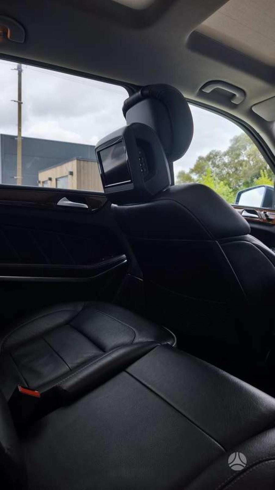 Pelēks Mercedes-Benz GL 350 2014 Klaipėda, ar dzinēja tilpumu 3.00 L un nobraukumu 275 tūkst. km par 16100 €, foto 6 vietnē AUTOMOTO.COM.LV