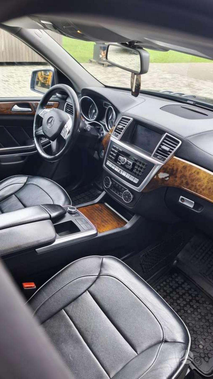 Pelēks Mercedes-Benz GL 350 2014 Klaipėda, ar dzinēja tilpumu 3.00 L un nobraukumu 275 tūkst. km par 16100 €, foto 7 vietnē AUTOMOTO.COM.LV