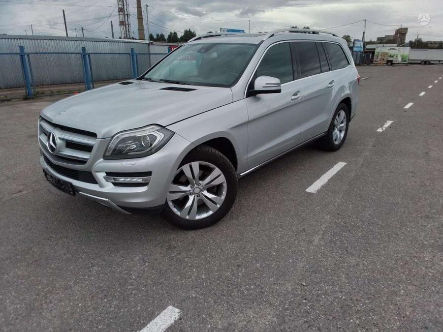 Grey Mercedes-Benz GL 350 2014 in Panevezys, with an engine capacity of 3.00 L and mileage of 198 thousand km for 18500 €, photo 1 on AUTOMOTO.COM.LV