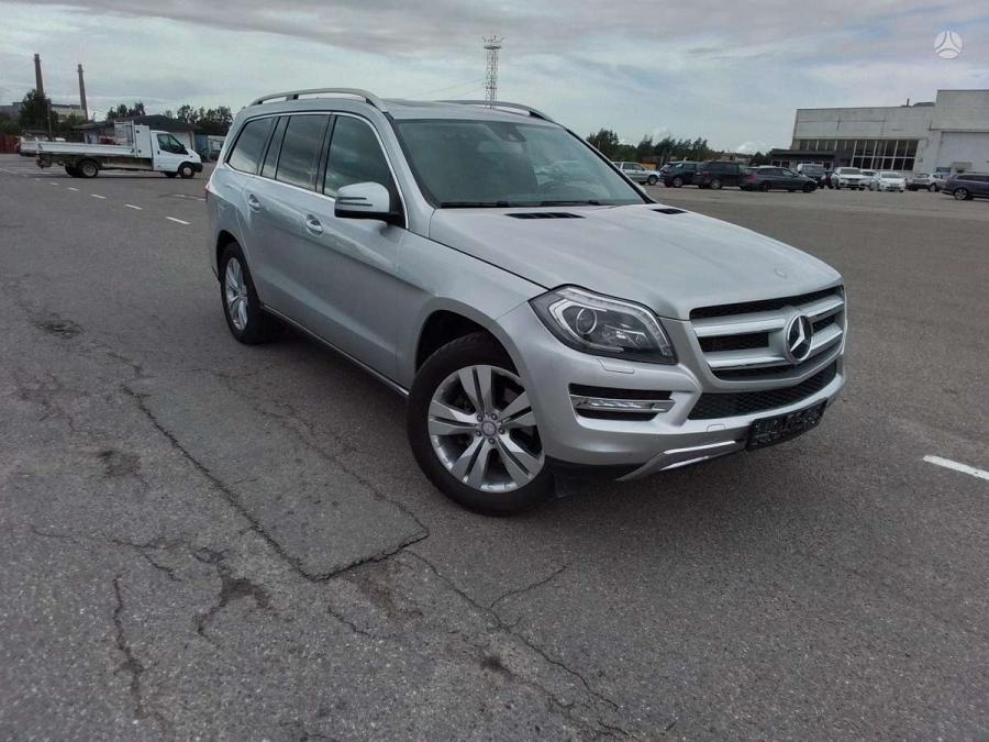 Grey Mercedes-Benz GL 350 2014 in Panevezys, with an engine capacity of 3.00 L and mileage of 198 thousand km for 18500 €, photo 3 on AUTOMOTO.COM.LV