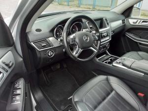 Grey Mercedes-Benz GL 350 2014 in Panevezys, with an engine capacity of 3.00 L and mileage of 198 thousand km for 18500 €, photo 5 on AUTOMOTO.COM.LV