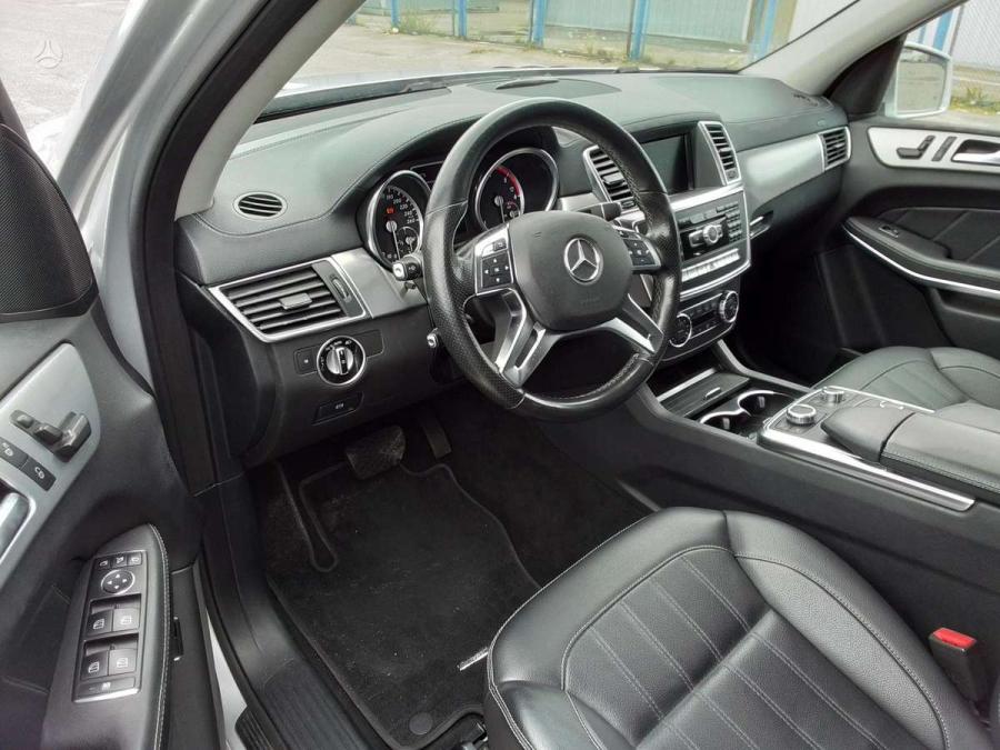 Grey Mercedes-Benz GL 350 2014 in Panevezys, with an engine capacity of 3.00 L and mileage of 198 thousand km for 18500 €, photo 5 on AUTOMOTO.COM.LV