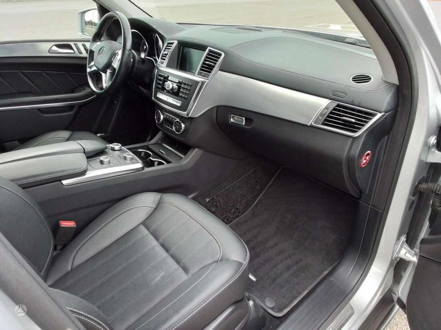 Grey Mercedes-Benz GL 350 2014 in Panevezys, with an engine capacity of 3.00 L and mileage of 198 thousand km for 18500 €, photo 6 on AUTOMOTO.COM.LV