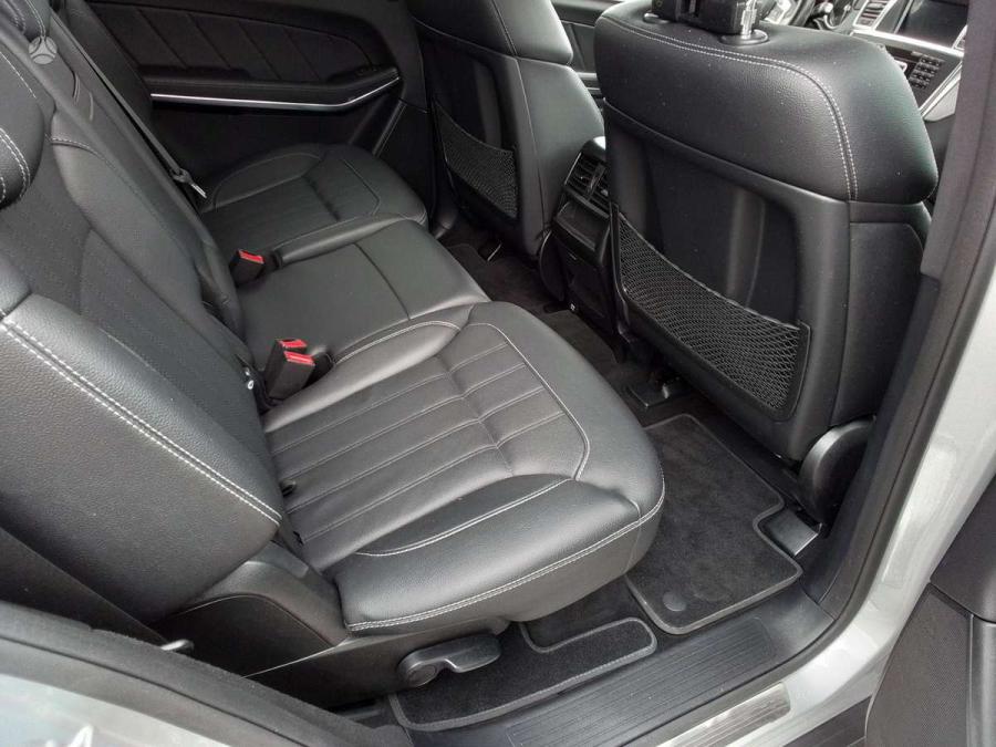 Grey Mercedes-Benz GL 350 2014 in Panevezys, with an engine capacity of 3.00 L and mileage of 198 thousand km for 18500 €, photo 12 on AUTOMOTO.COM.LV