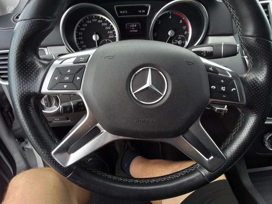 Grey Mercedes-Benz GL 350 2014 in Panevezys, with an engine capacity of 3.00 L and mileage of 198 thousand km for 18500 €, photo 22 on AUTOMOTO.COM.LV