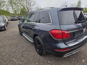 Grey Mercedes-Benz GL 350 2014 in Siauliai, with an engine capacity of 2.99 L and mileage of 295 thousand km for 19200 €, photo 5 on AUTOMOTO.COM.LV