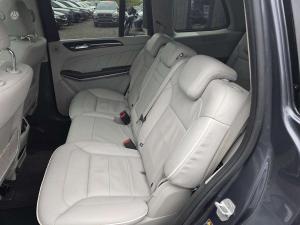 Grey Mercedes-Benz GL 350 2014 in Siauliai, with an engine capacity of 2.99 L and mileage of 295 thousand km for 19200 €, photo 15 on AUTOMOTO.COM.LV