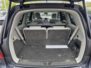 Grey Mercedes-Benz GL 350 2014 in Siauliai, with an engine capacity of 2.99 L and mileage of 295 thousand km for 19200 €, photo 17 on AUTOMOTO.COM.LV