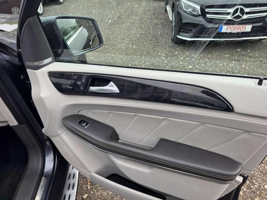 Grey Mercedes-Benz GL 350 2014 in Siauliai, with an engine capacity of 2.99 L and mileage of 295 thousand km for 19200 €, photo 20 on AUTOMOTO.COM.LV