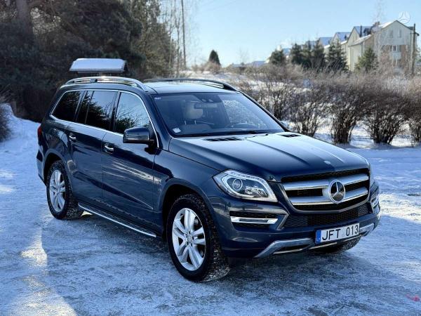 Grey Mercedes-Benz GL 350 2015 in Vilnius, with an engine capacity of 2.99 L and mileage of 216 thousand km for 18800 €, photo 1 on AUTOMOTO.COM.LV